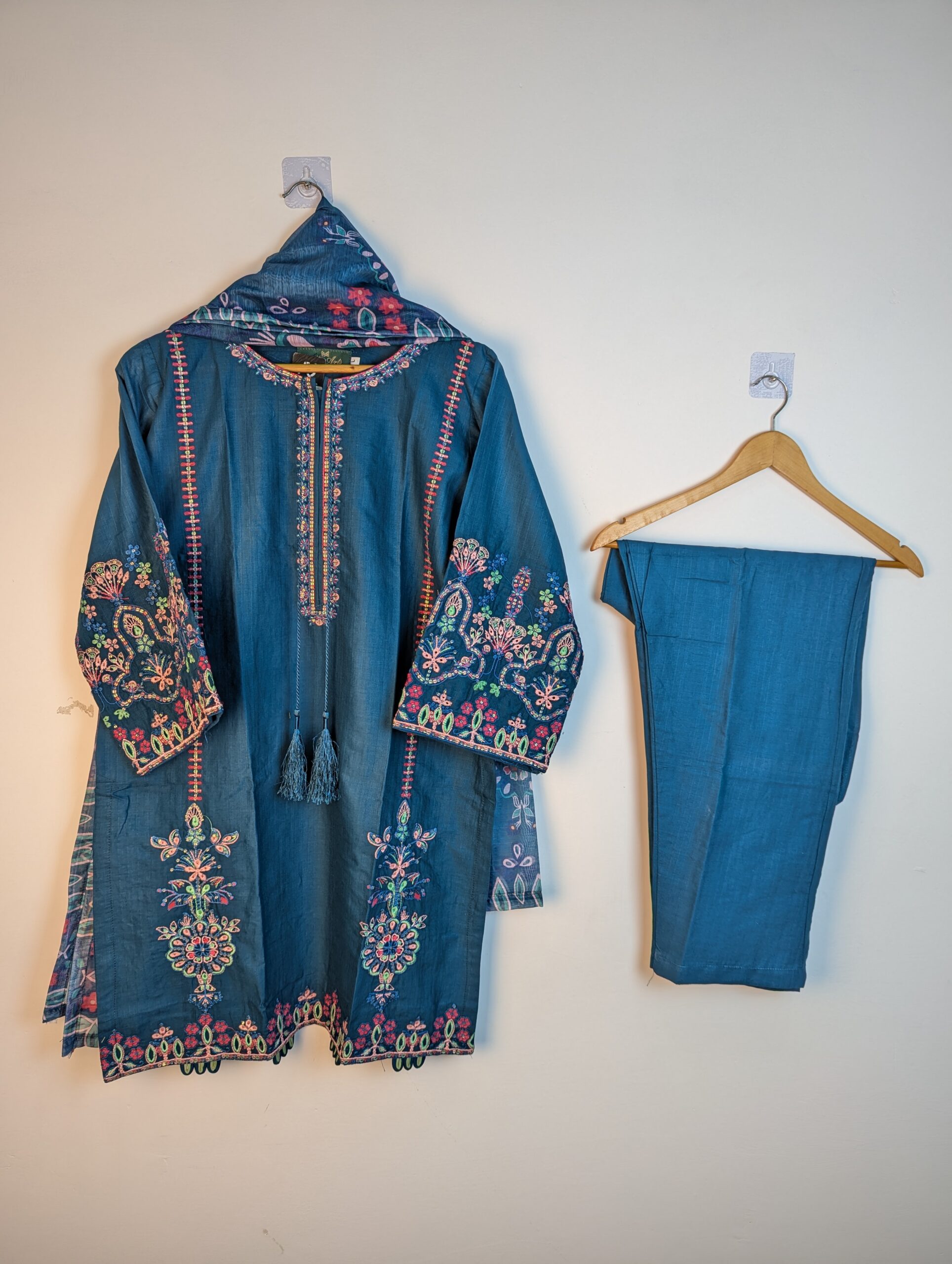 Embroidered 3-Piece Suit - AuHub